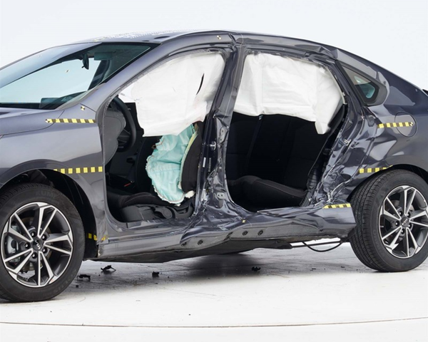 기아차 K3, 美 IIHS 신규측면충돌테스트에서 최악 P등급 받아...안전불감증?