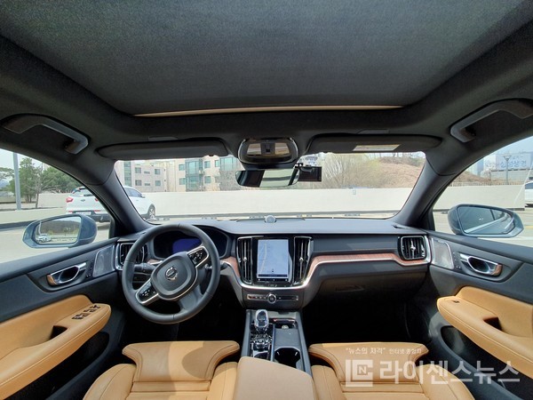 [시승기] 볼보 S60, 편안하게 주행 가능한 중형세단